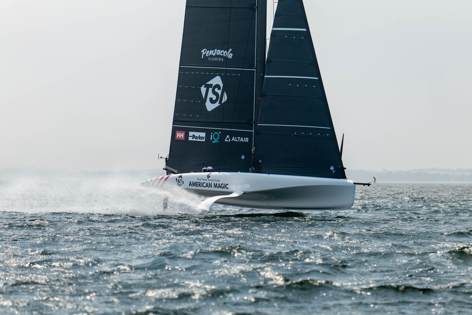 HIGH SPEED MAGICIANS - 37th America's Cup