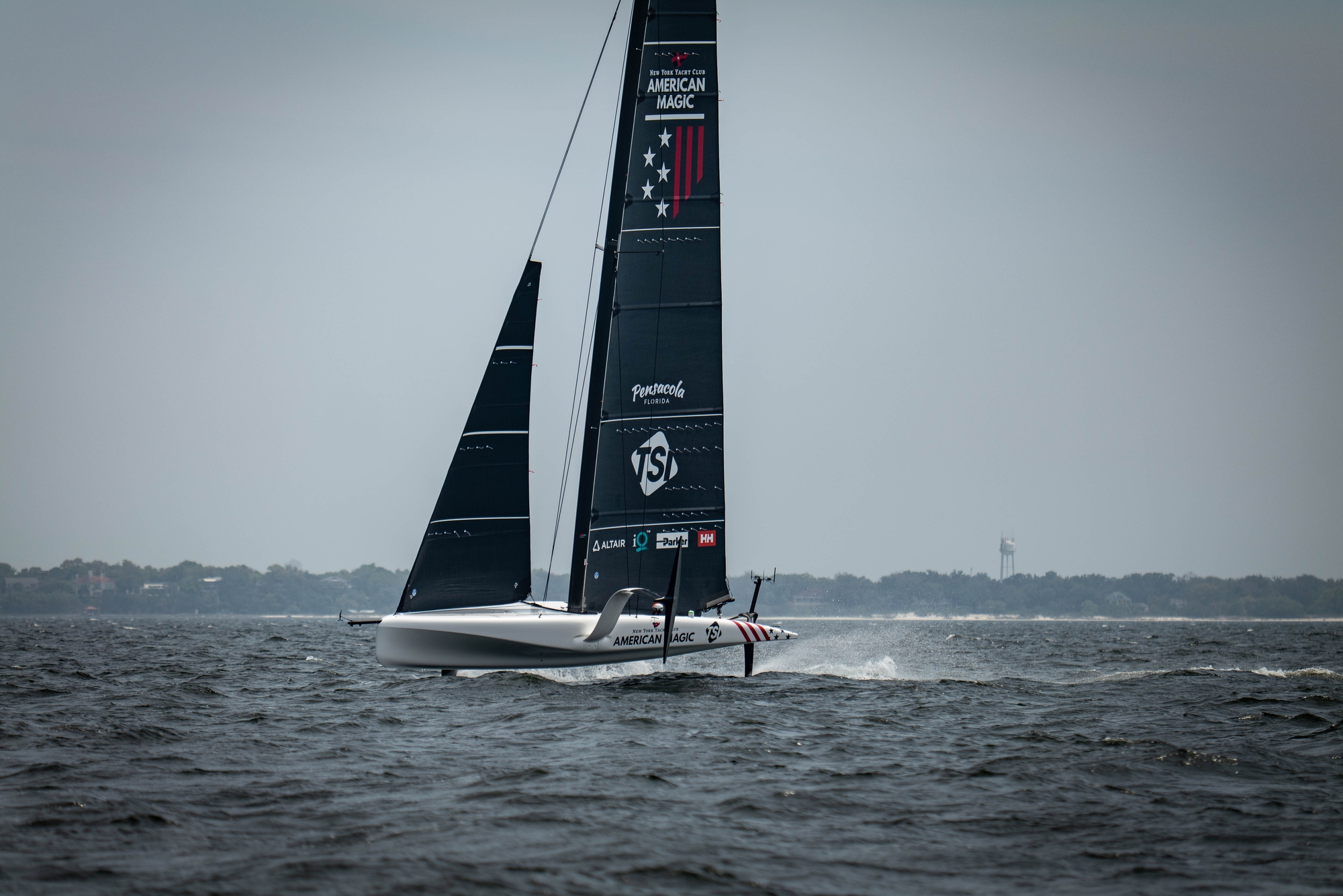 EDGY IN PENSACOLA - 37th America's Cup
