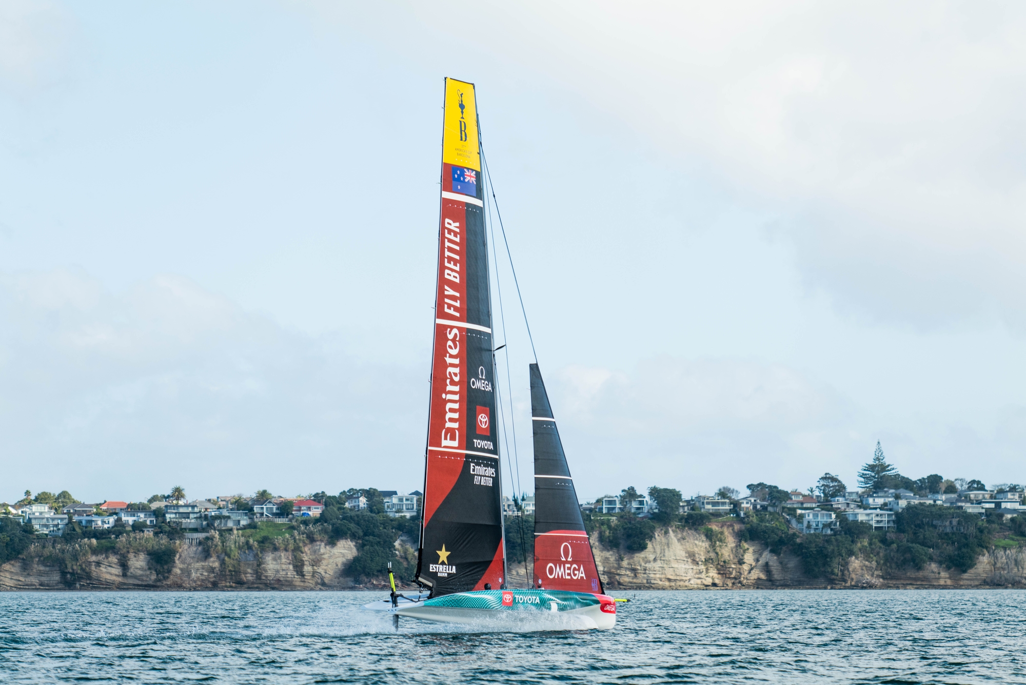 ‘TRULY AWESOME’ DAY FOR EMIRATES TEAM NEW ZEALAND - 37th America's Cup