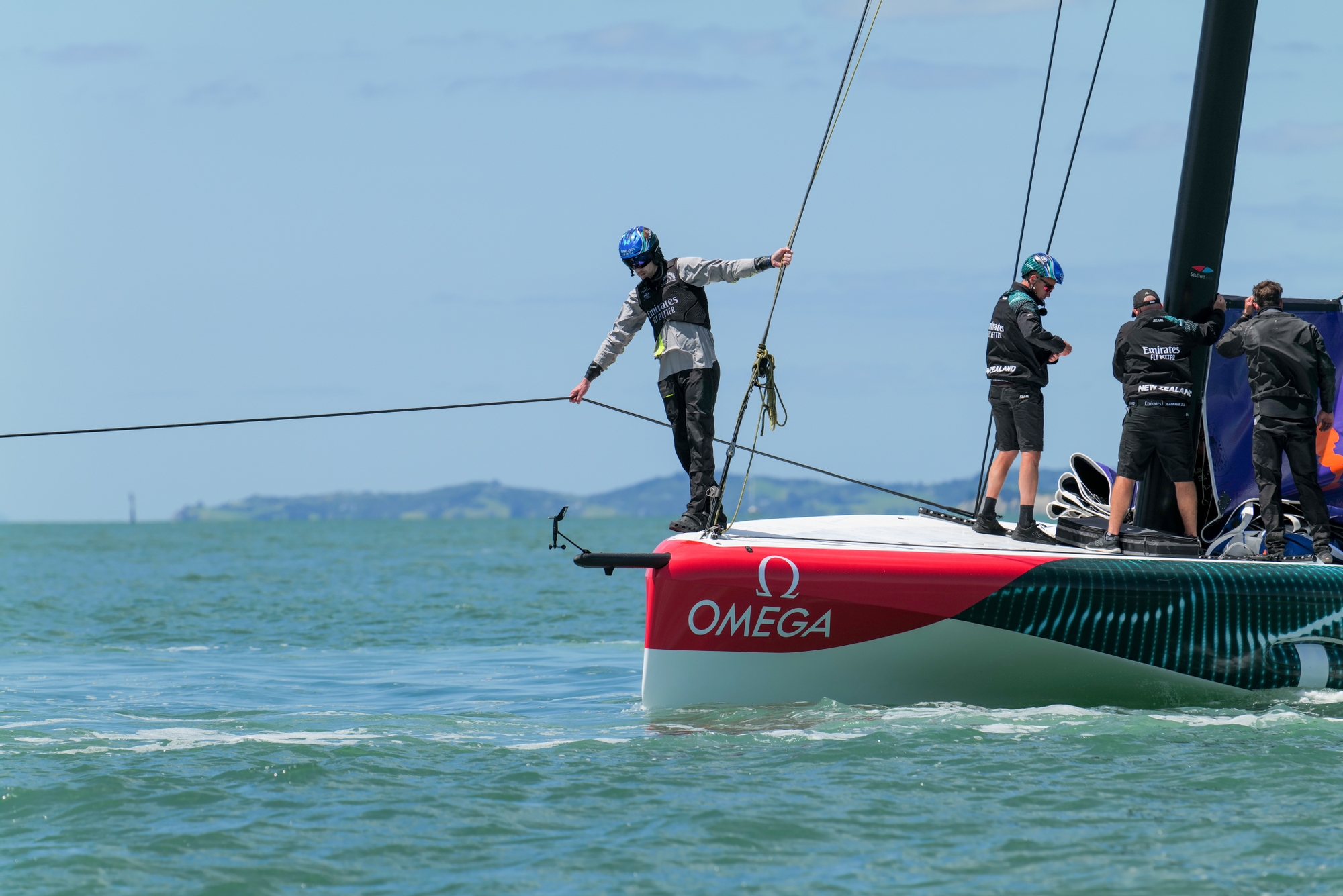 FOIL CONTROL ISSUES CURTAIL KIWI TRAINING - 37th America's Cup