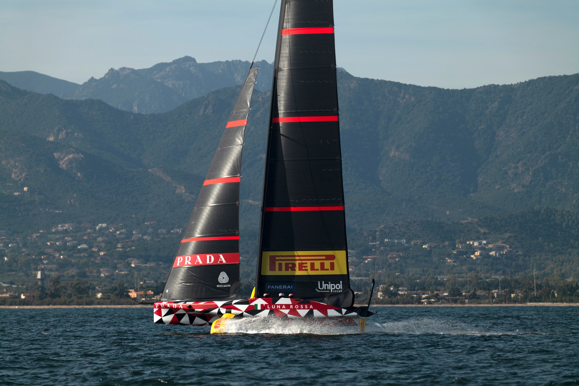 AHEAD OF SCHEDULE - 37th America's Cup