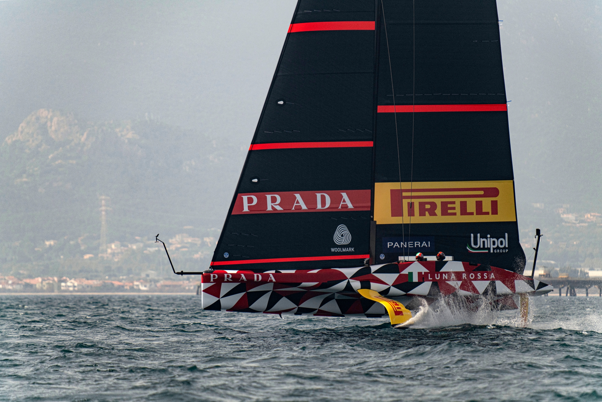 PRO-GAMERS TO PRO-SAILORS - 37th America's Cup