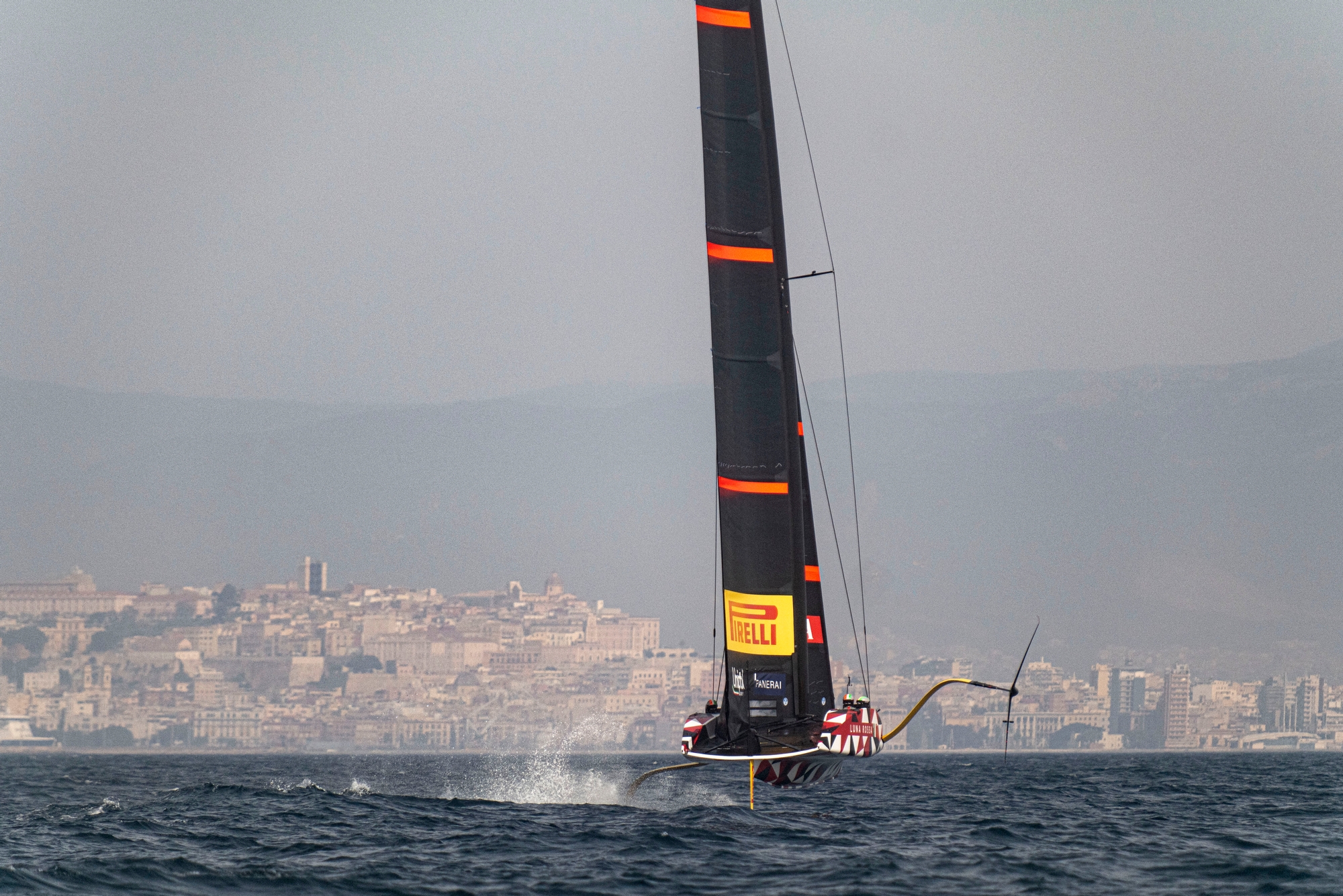 PRO-GAMERS TO PRO-SAILORS - 37th America's Cup